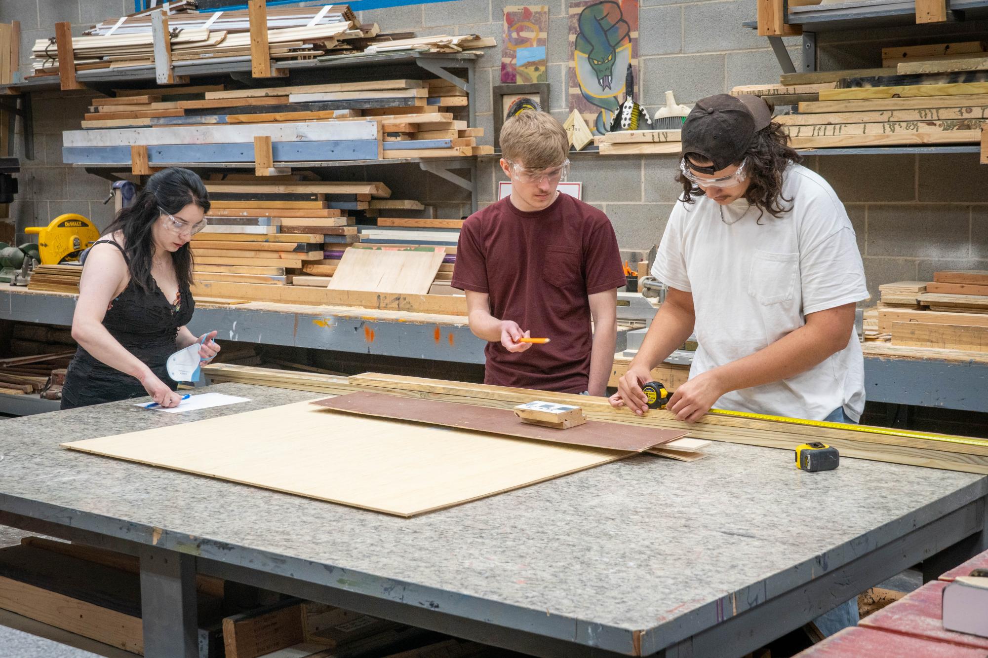 Crew lifts curtain on theater design process – The Collegian